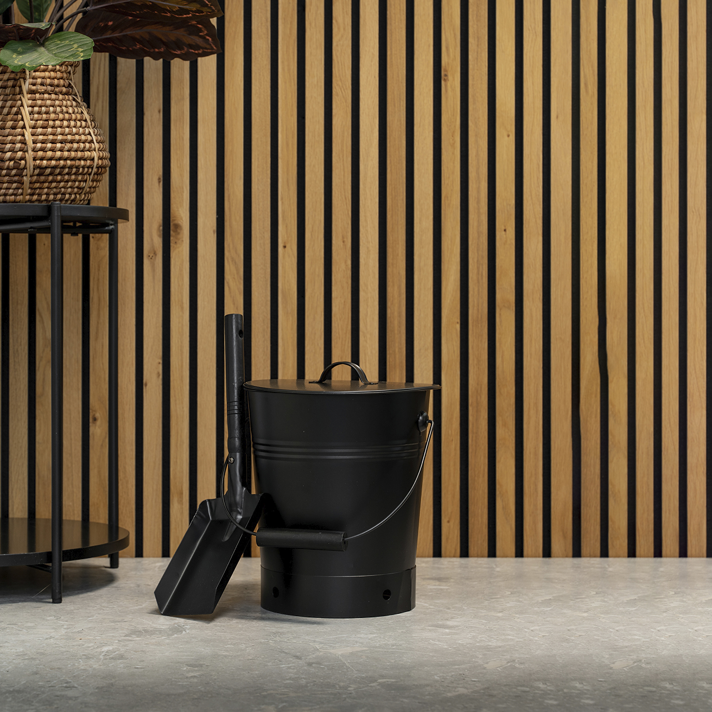 Askhink Vastbo med skyffel 8L